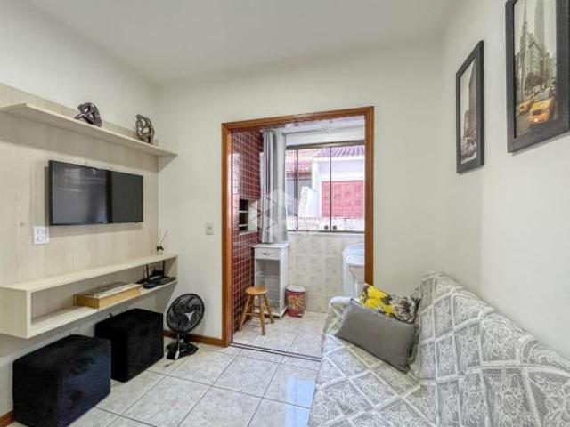 Apartamento 1 dormitório, mobiliado com móveis planejados, ar condicionado, área de serviço, churras