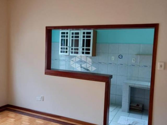 Apartamento 1 dormitório na Bento Martins esquina Washington Luiz, frente UERGS
