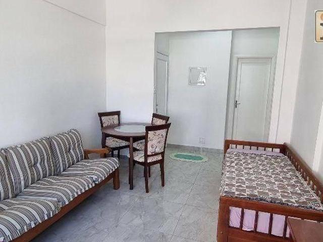 Apartamento 1 dormitório na Ponta da Praia prédio frente ao mar