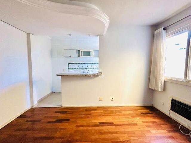 Apartamento 1 dormitório silencioso com elevador em Porto Alegre/RS