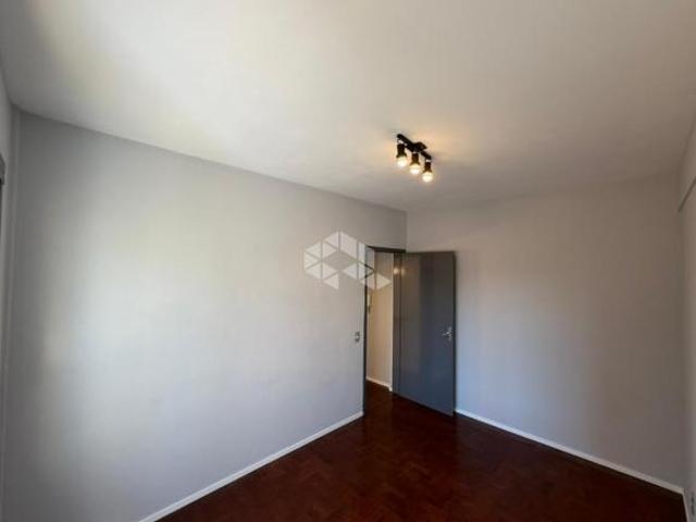 Apartamento 1 dormitório, prédio com elevador à venda no bairro Floresta