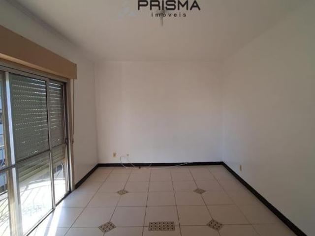 Apartamento 1 dormitório, próximo ao Farrezão e Av. Presidente Vargas em Santa M