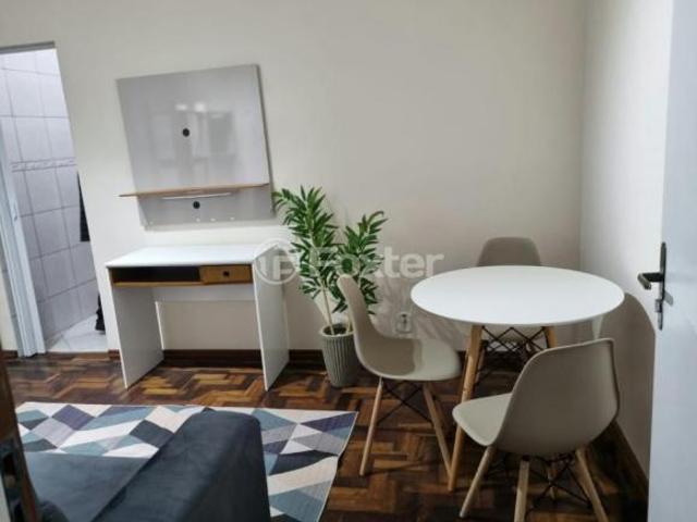Apartamento, 1 dormitórios, 27 m², em Centro Histórico