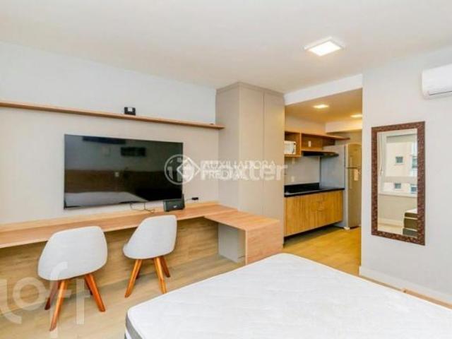 Apartamento, 1 dormitórios, 28 m², em Partenon