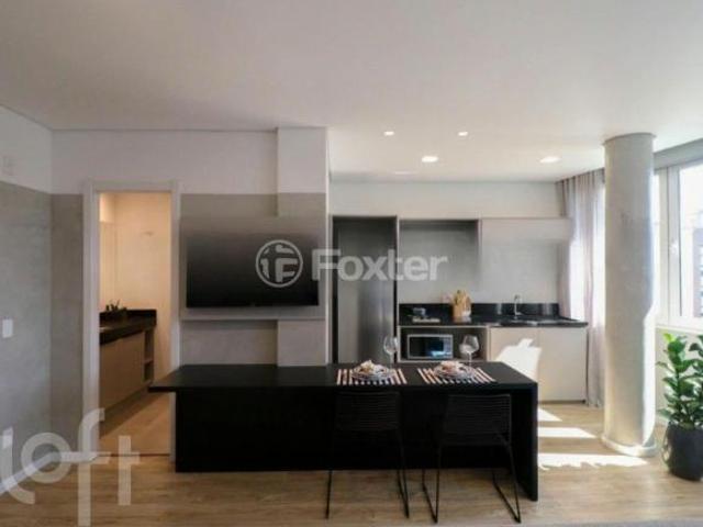 Apartamento, 1 dormitórios, 29.81 m², em Centro