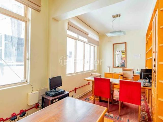 Apartamento, 1 dormitórios, 37 m², em Centro Histórico
