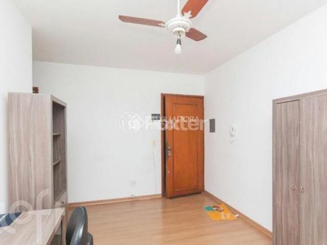 Apartamento, 1 dormitórios, 38.18 m², em Petrópolis