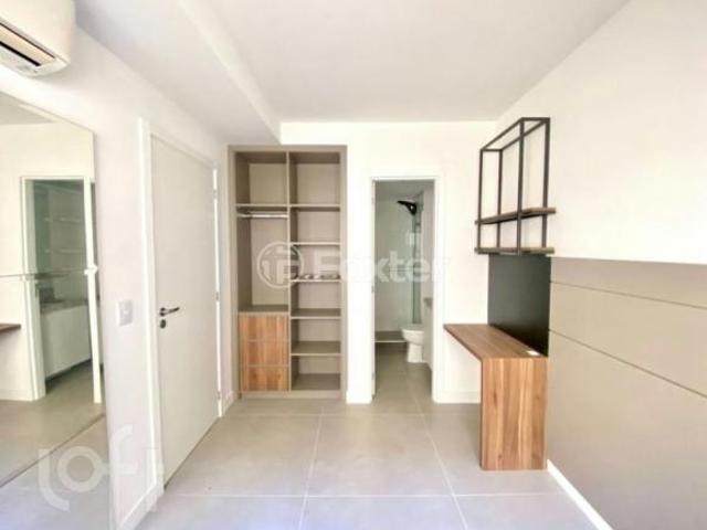 Apartamento, 1 dormitórios, 30.91 m², em Centro Histórico