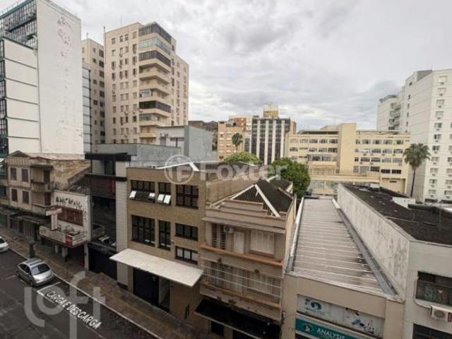 Apartamento, 1 dormitórios, 32 m², em Centro Histórico