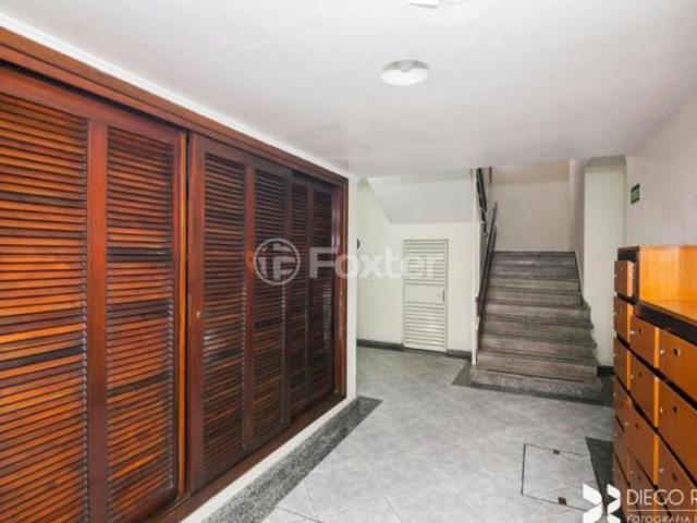 Apartamento, 1 dormitórios, 33.72 m², em Centro