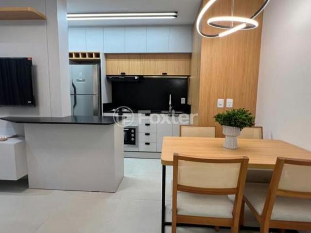 Apartamento, 1 dormitórios, 33.84 m², em Centro