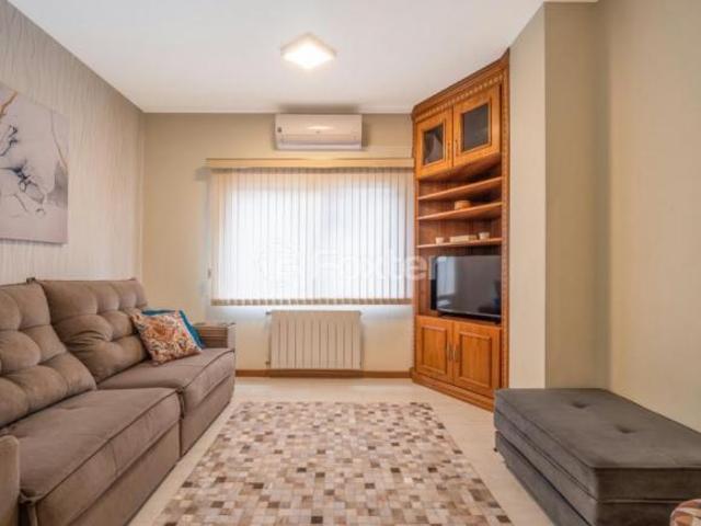 Apartamento, 1 dormitórios, 45.61 m², em Centro