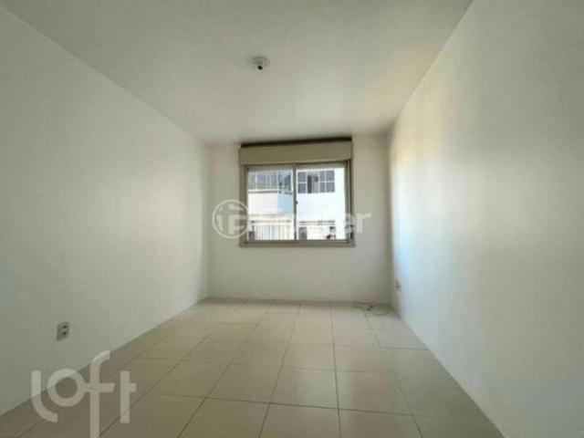 Apartamento, 1 dormitórios, 48.3 m², em Centro