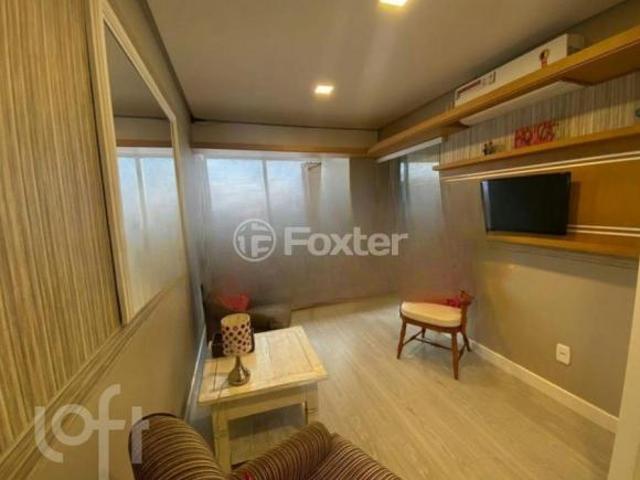 Apartamento, 1 dormitórios, 49.6 m², em Centro