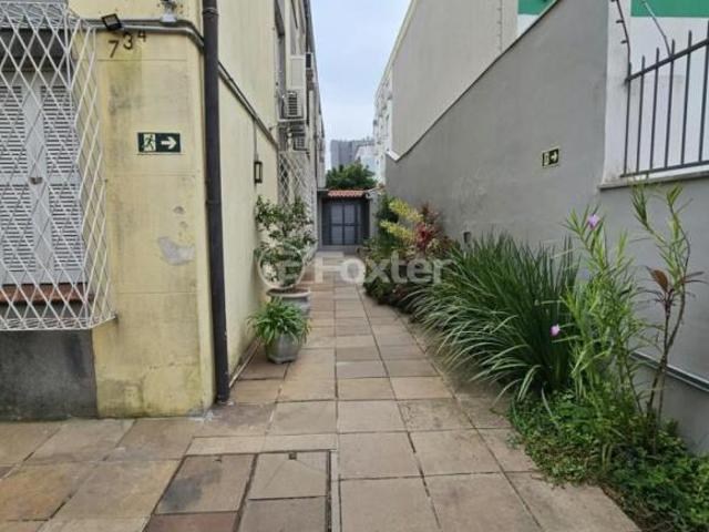 Apartamento, 1 dormitórios, 42 m², em Menino Deus