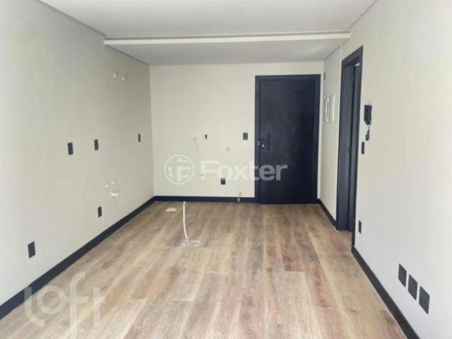 Apartamento, 1 dormitórios, 42.73 m², em Centro