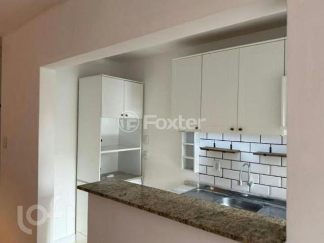 Apartamento, 1 dormitórios, 43.67 m², em Centro