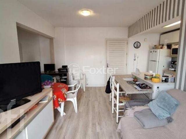 Apartamento, 1 dormitórios, 56.77 m², em Centro