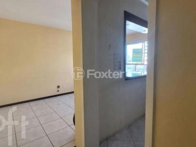 Apartamento, 1 dormitórios, 56.7 m², em Centro