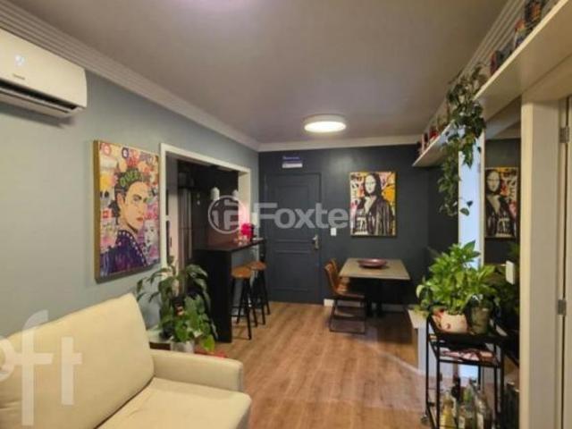 Apartamento, 1 dormitórios, 50.36 m², em Centro