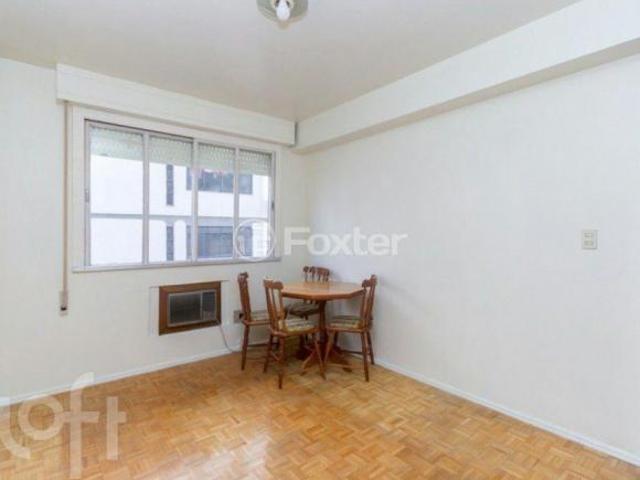 Apartamento, 1 dormitórios, 51 m², em Floresta