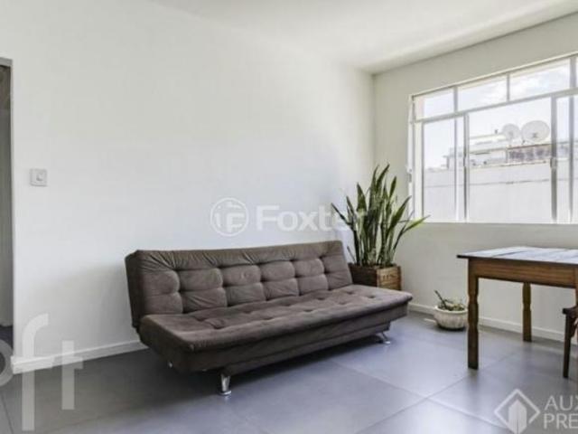 Apartamento, 1 dormitórios, 52 m², em Menino Deus