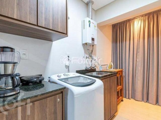 Apartamento, 1 dormitórios, 52.36 m², em Centro