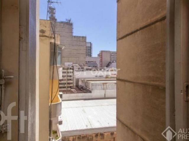Apartamento, 1 dormitórios, 53.76 m², em Centro Histórico