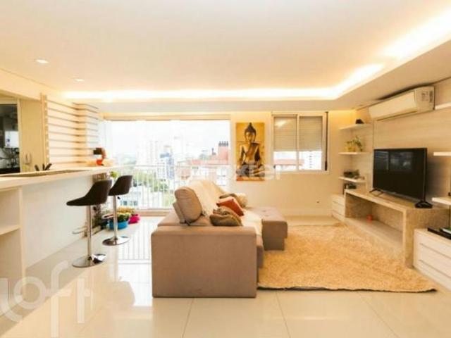 Apartamento, 1 dormitórios, 84.12 m², em Centro