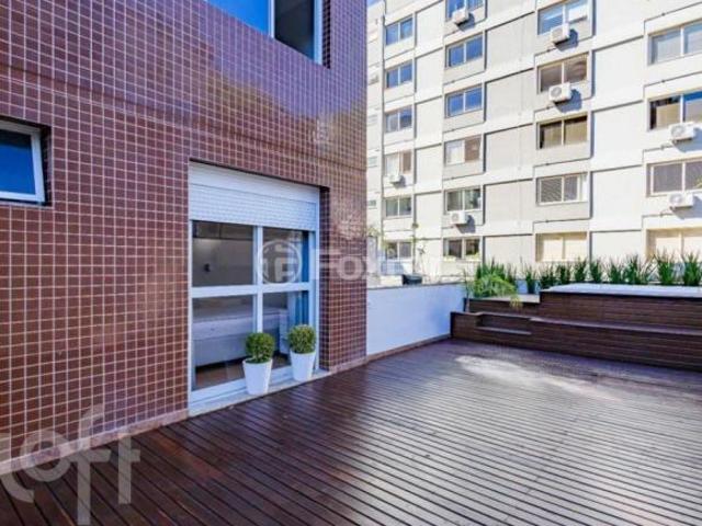 Apartamento, 1 dormitórios, 93.99 m², em Petrópolis