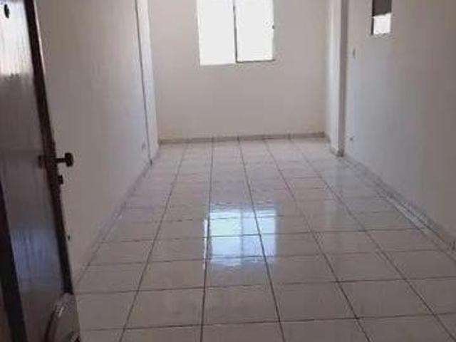 Apartamento 1 dorms, sala, cozinha, banheiro, sem garagem, andar alto. Proximo do metrô Bras à venda