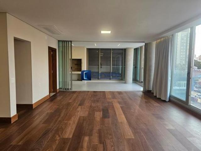 Apartamento 1 por andar 3 suítes no Cambuí Campinas SP