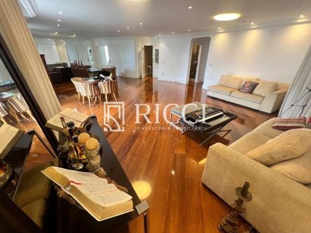 Apartamento 1 por andar com 4 quartos no Embaré Santos