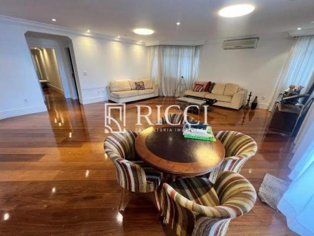 Apartamento 1 por andar com 4 quartos no Embaré Santos