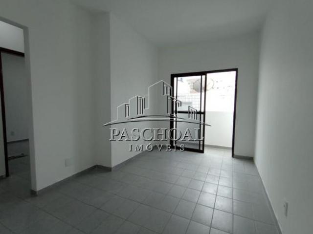 Apartamento 1 quarto, 1 banheiro. Vista livre. Guilhermina