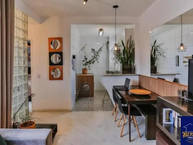 Apartamento 1 quarto, 1 suíte, 56m², 1 vaga livre e ampla, totalmente mobiliado e decorado porteira