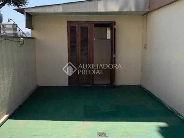 Apartamento 1 quarto transformado em 2 com terraço na Av. Bento Gonçalves