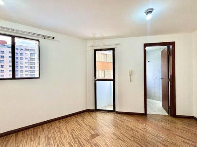 Apartamento 1 Quarto com Sacada no Cristo Rei Edifício Trianon Park