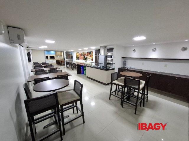 Apartamento 1 Quarto Estreito 94m²