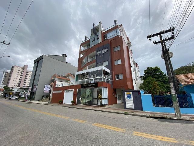 Apartamento 1 suíte e 1 quarto no Centro Brusque