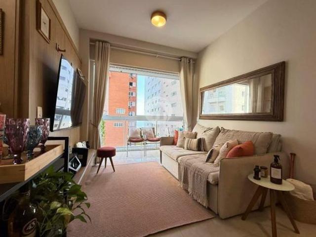 Apartamento 1 Suíte, Vista Mar, Vaga Demarcada e Quadra da Praia no Boqueirão Santos SP