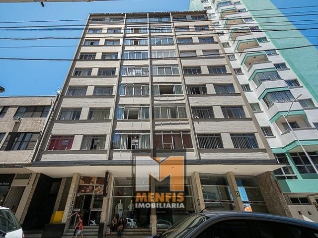 Apartamento 1 suíte + 2 quartos no Centro