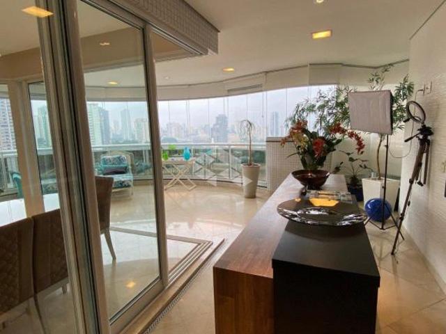 Apartamento 200m² no Condomínio Montalcini 4 Suítes, 4 Vagas + Depósito