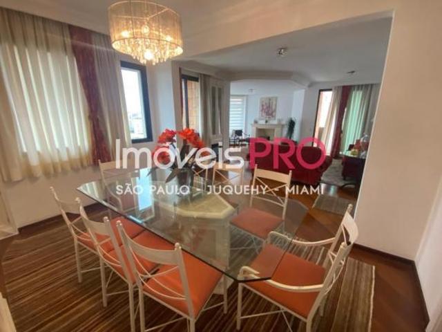 Apartamento 200m² 4 dormitórios para Venda em Moema