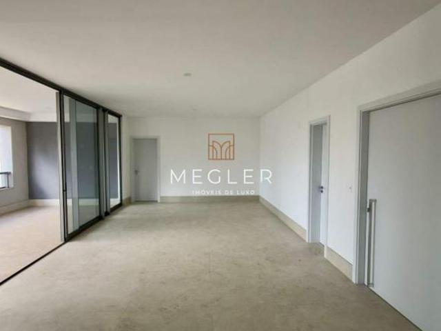 Apartamento 208 m² Venda | 4 suítes | 6 banheiros | 4 vagas | Vale do Sereno