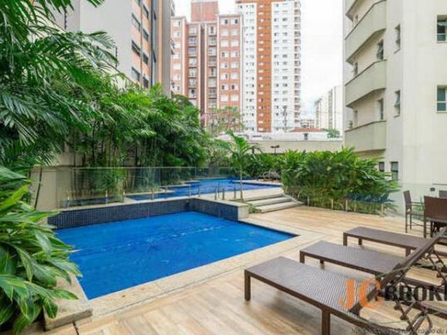 Apartamento 210m² de área útil, 4 dormitórios sendo 3 suítes, 3 vagas