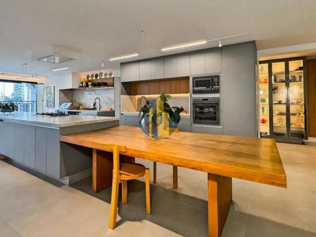 Apartamento 210m² | 3 suítes | Alto padrão | Vila Mariana | Ibirapuera | 3 Vagas