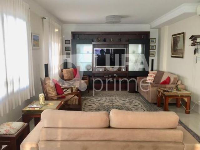 APARTAMENTO 213 M² A VENDA NO CENTRO