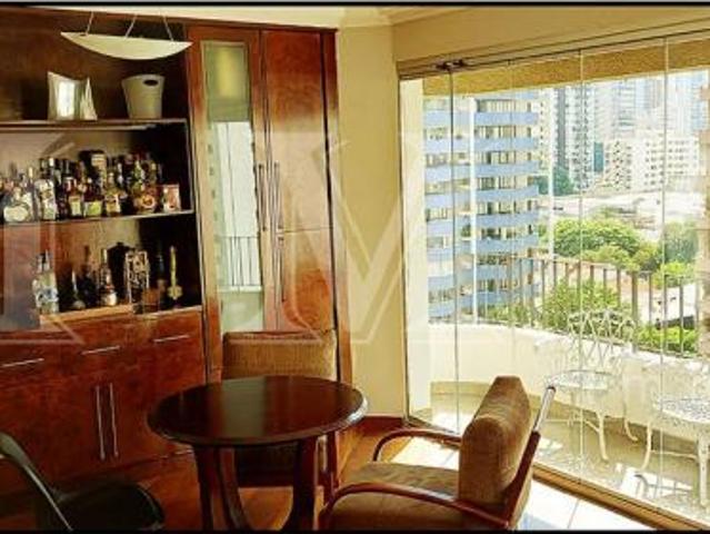 Apartamento 220 m2, 4 suítes sendo uma master, 3 vagas de garagem