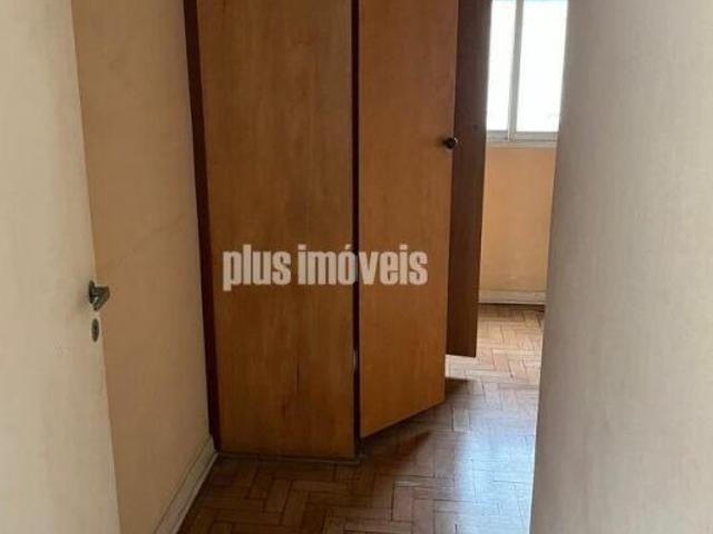 Apartamento 220 m²,precisando de reforma, Higienópolis, 4 dormitórios sendo 2 suítes 4 vagas